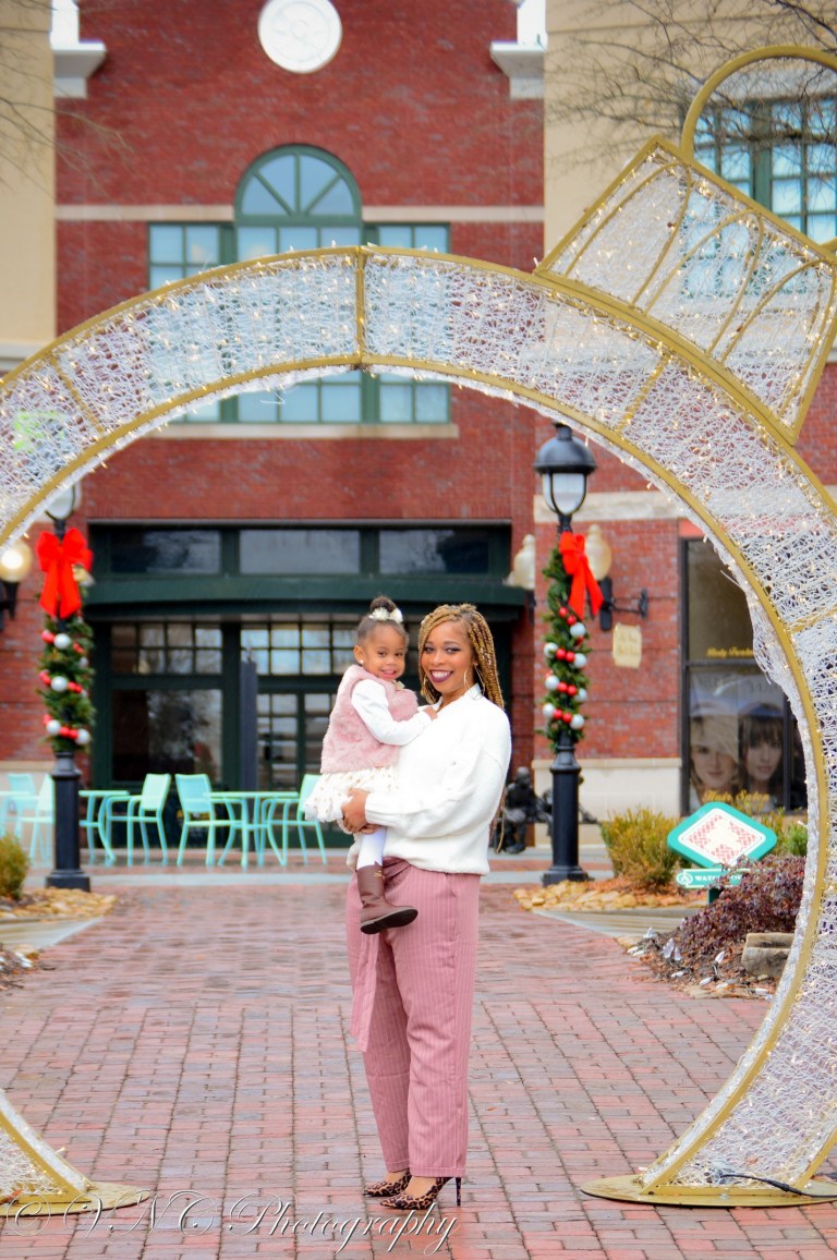 Fabulously festive – Keiarah & Lottie’s holiday session – VNC Photography