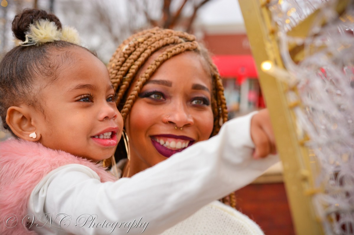 Fabulously festive – Keiarah & Lottie’s holiday session – VNC Photography