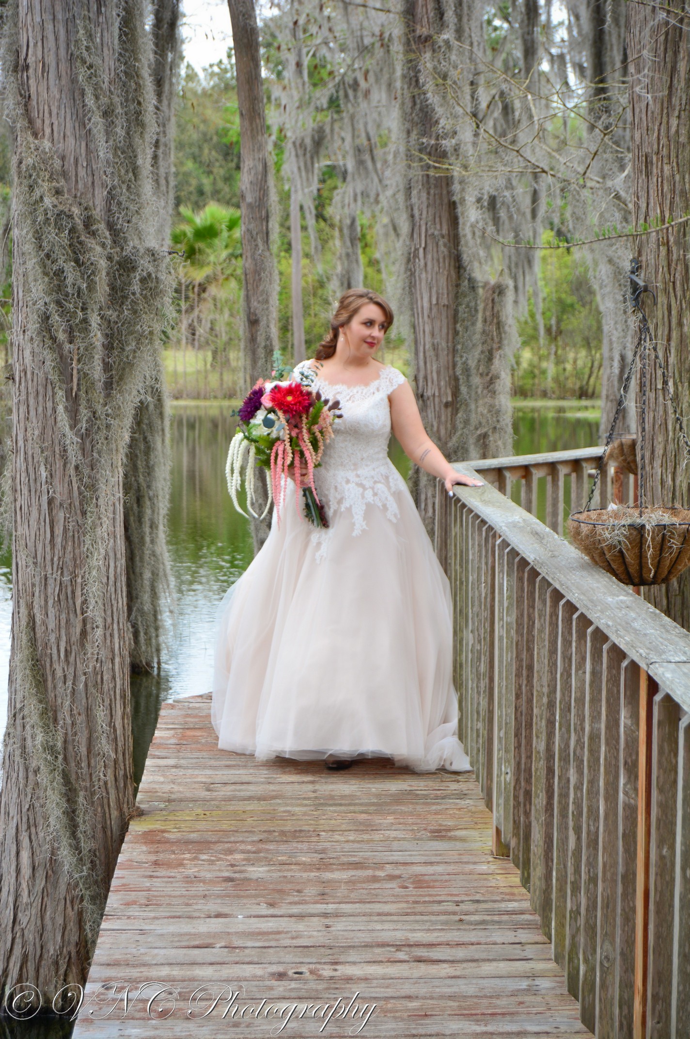 Putting the ‘sin’ in Wisconsin – Samantha & Harry’s wedding – VNC ...